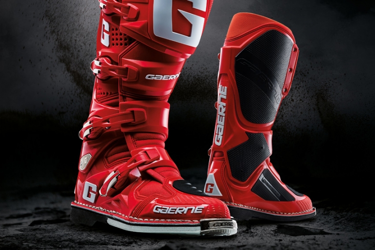 【GAERNE 】SG-12 新カラー ソリッドレッド発売開始 | ジャペックス公式サイト